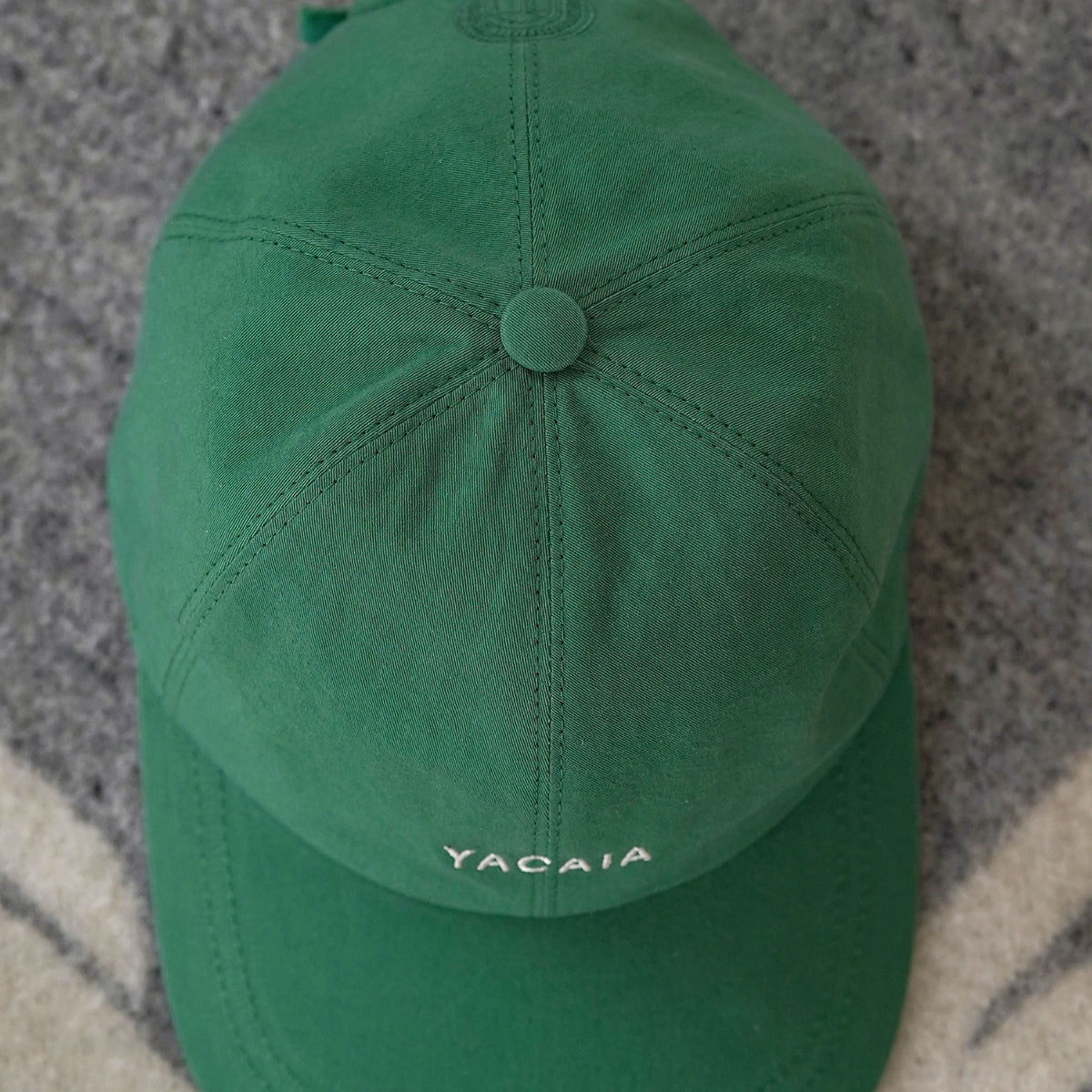 y logo cap